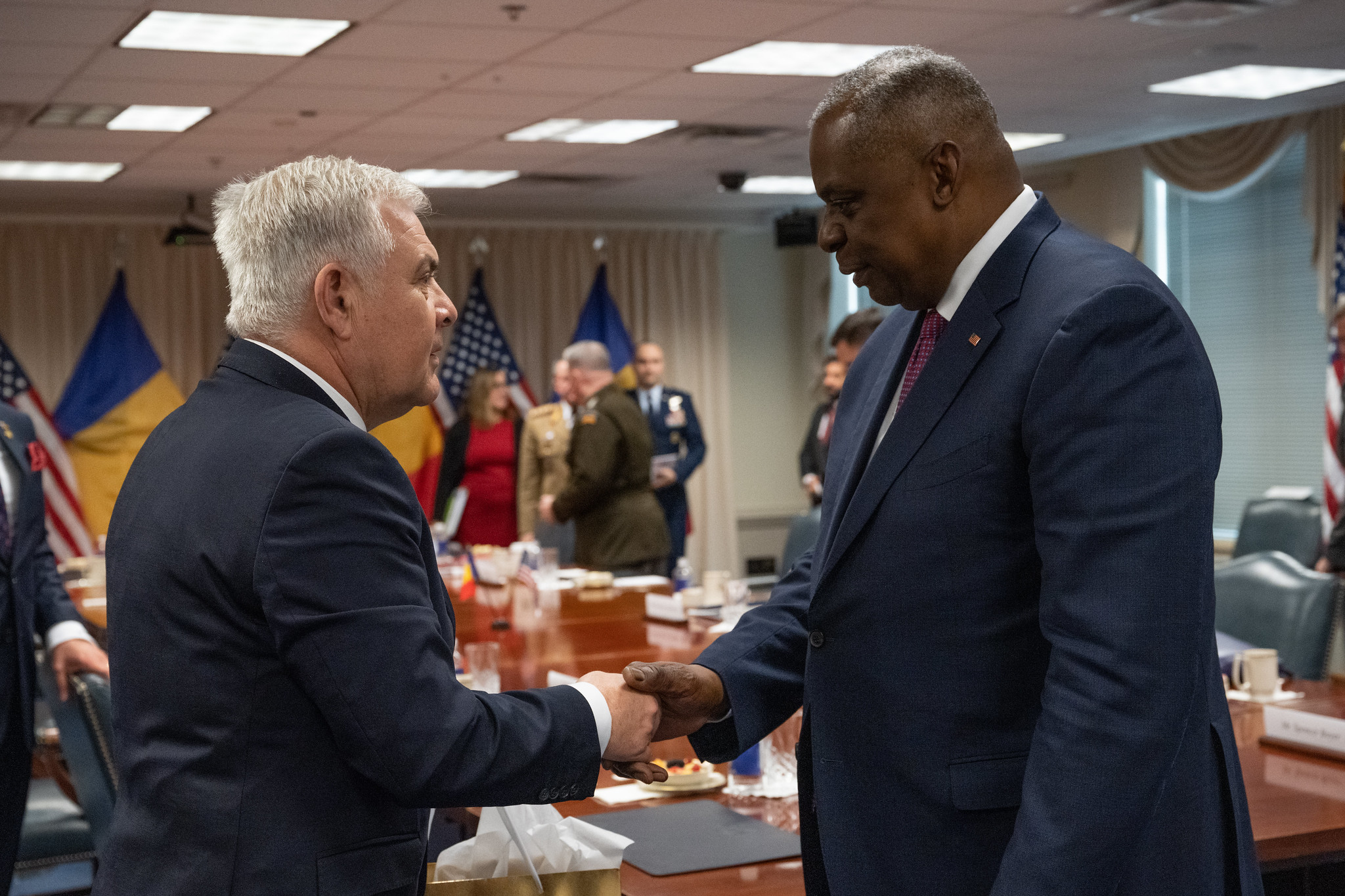 Capitol Hill Employees Required to Wear Face Masks – The Presidential ...